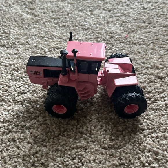 Toys | Steiger Panther Iii Pta31 Automatic 4wd Tractor Pink | Poshmark